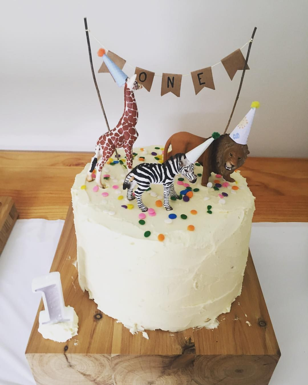 30+ Awesome Photo of Simple Birthday Cakes - birijus.com